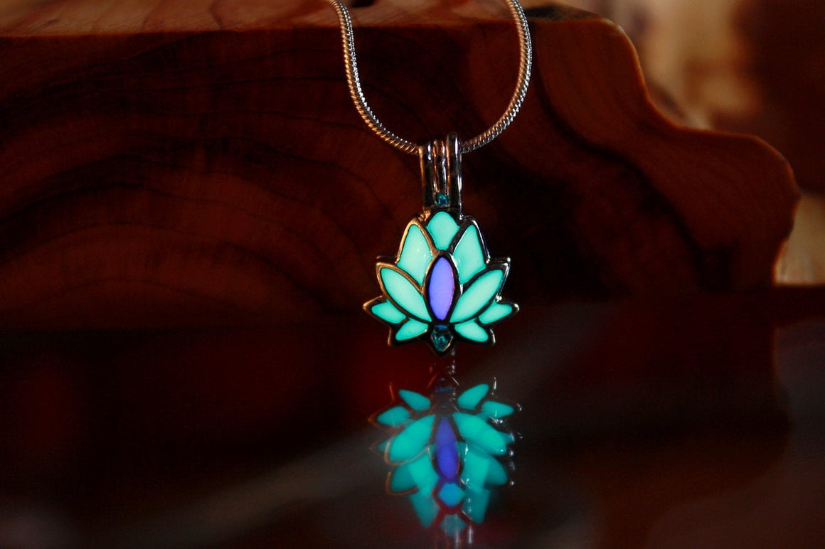 Glow Pendants – PAPILLON9